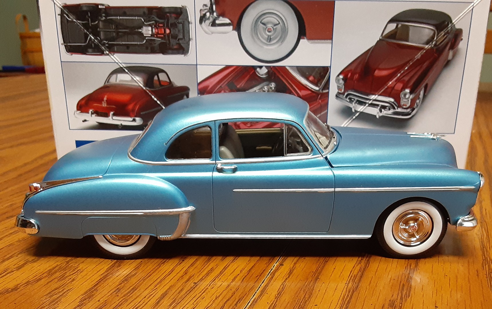 1950 Olds Custom -- Plastic Model Car Kit -- 1/25 Scale -- #854022 ...