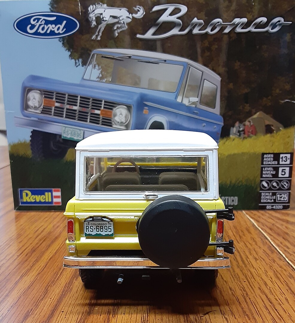Ford Bronco -- Plastic Model Truck Kit -- 1/25 Scale -- #85-4320 ...