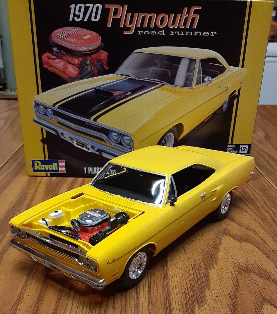 1970 Plymouth Roadrunner -- Plastic Model Car Kit -- 1/24 Scale ...