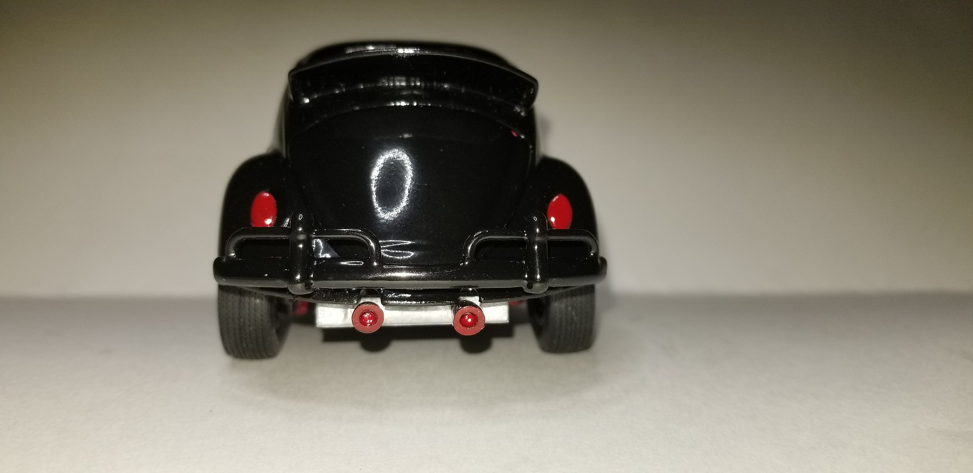 1966 Volkswagen Beetle VW BUG -- Plastic Model Car Kit -- 1/24 Scale ...