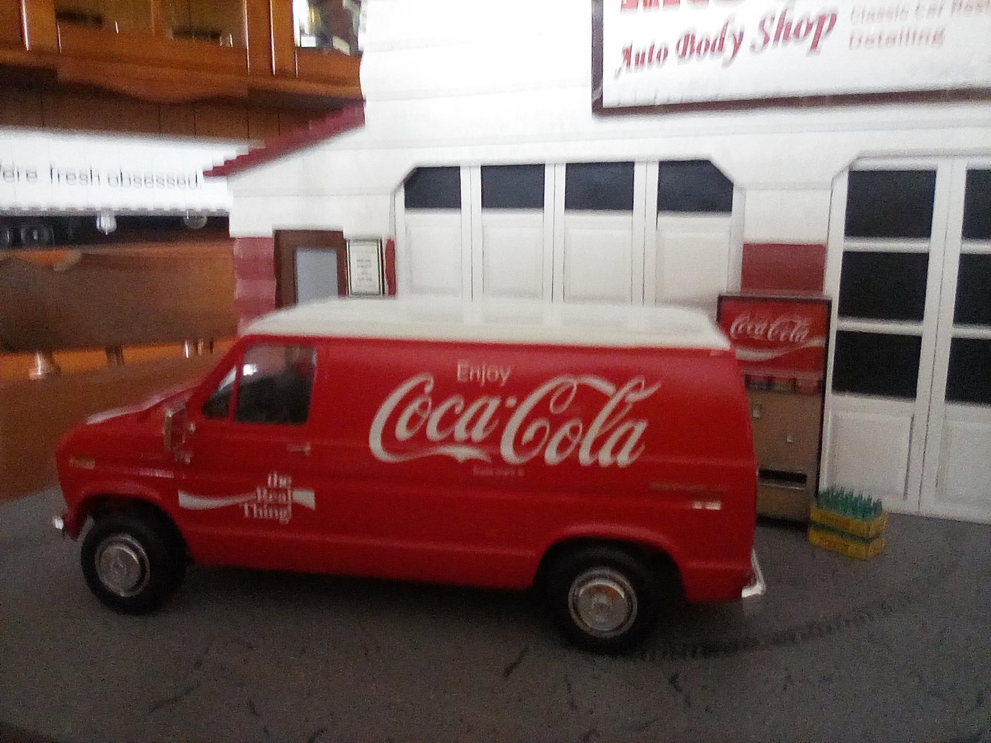 1977 Ford Van w/Coca-Cola Machine -- Plastic Model Car Vehicle Kit -- 1 ...