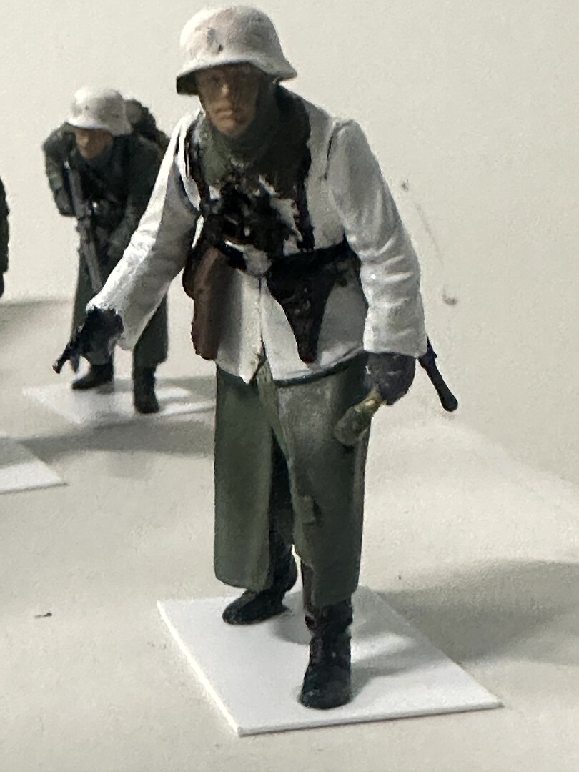German Assault Infantry w/Winter Gear -- Plastic Model Military Figure ...