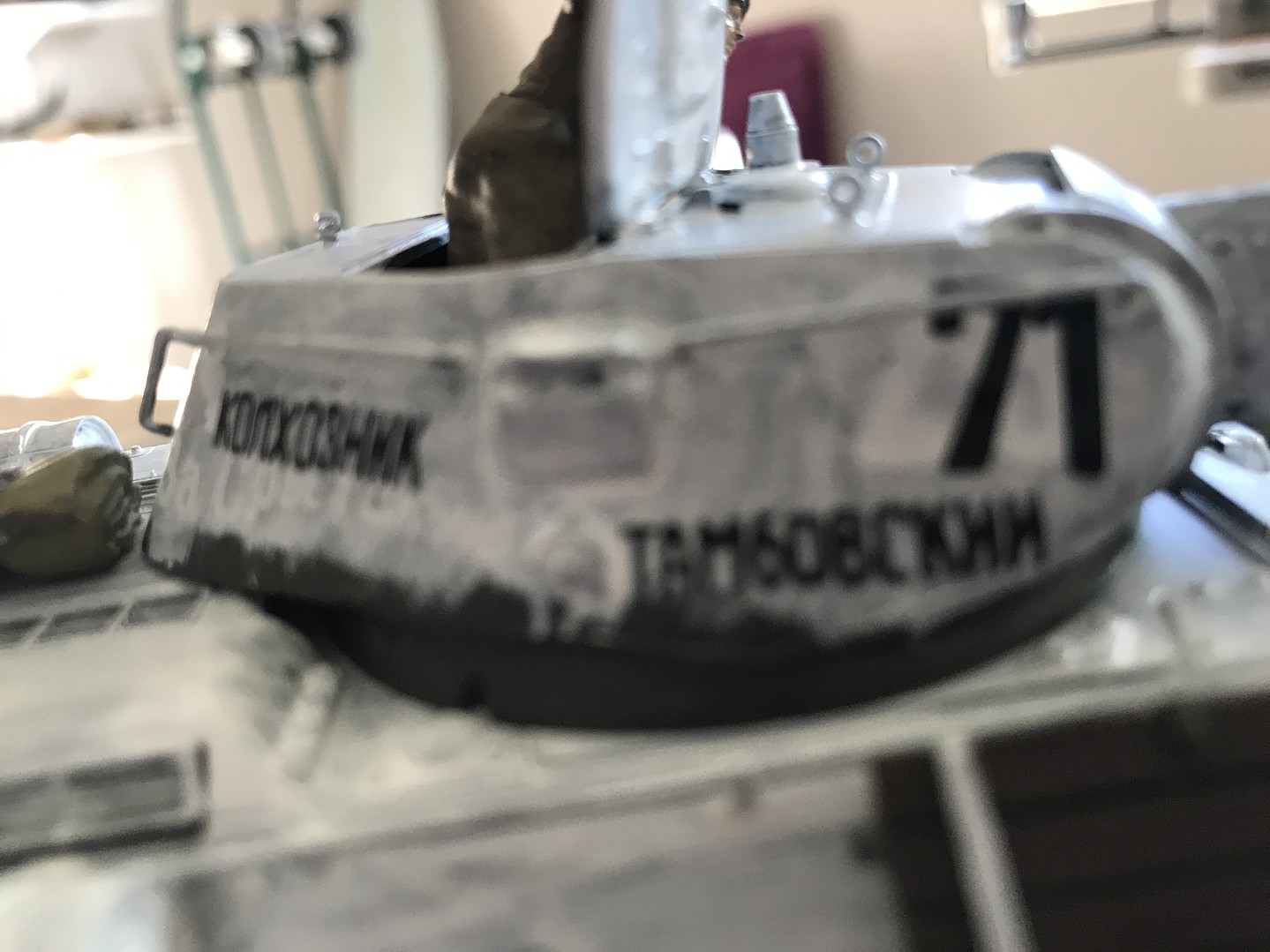 Russian T34/76 1942 -- Plastic Model Military Vehicle Kit -- 1/35 Scale ...