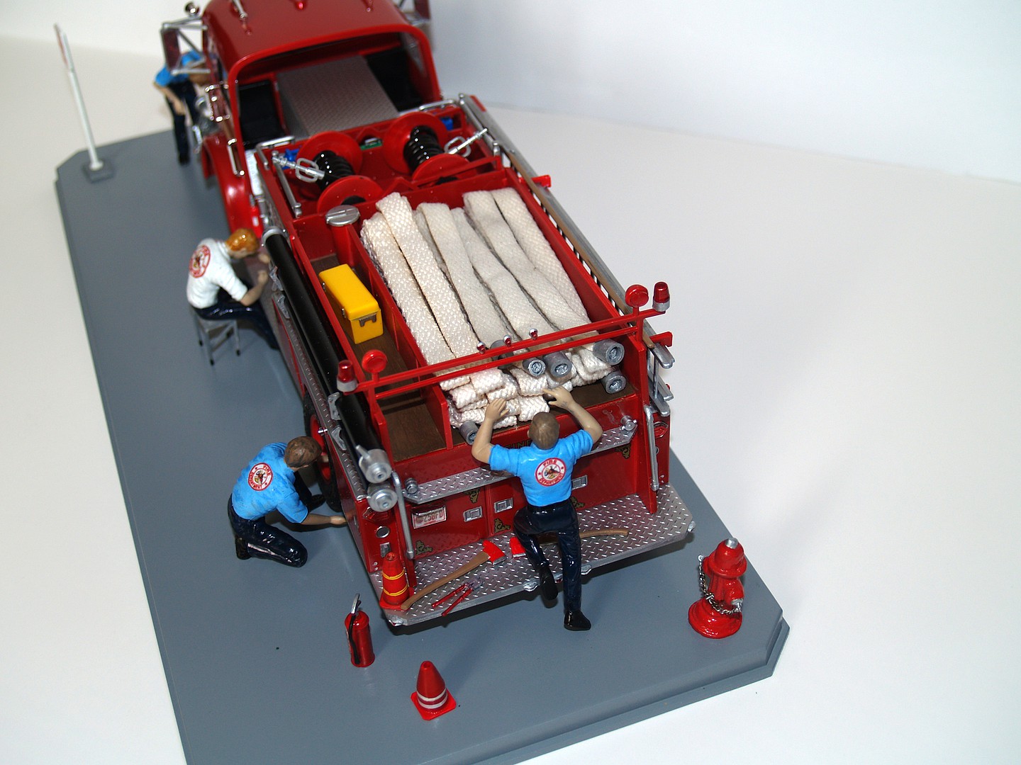 American LaFrance Pumper Fire Truck -- Plastic Model Truck Kit -- 1/25 ...