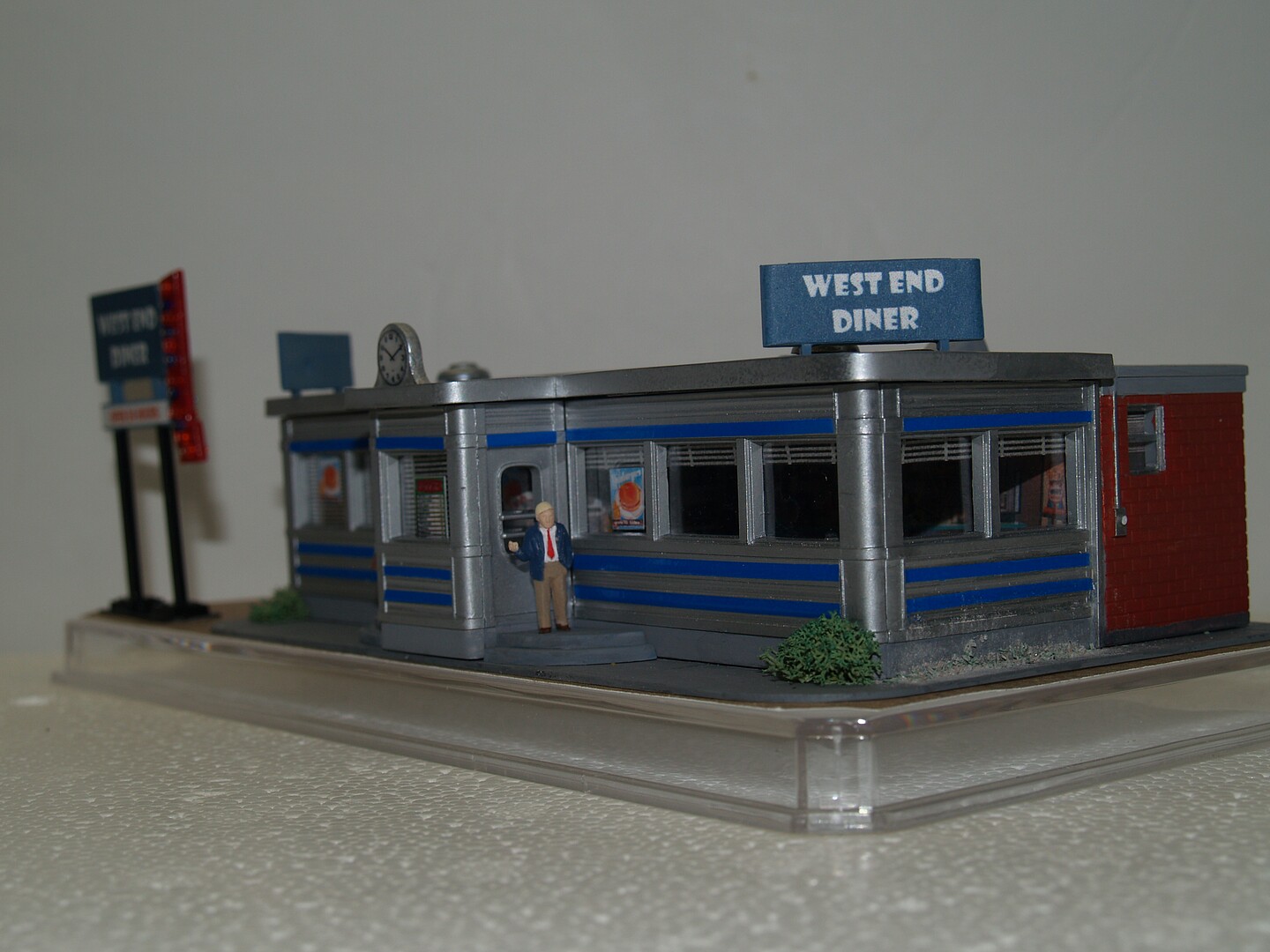 Route 22 Diner Kit -- HO Scale Model Railroad Building -- #110 pictures ...