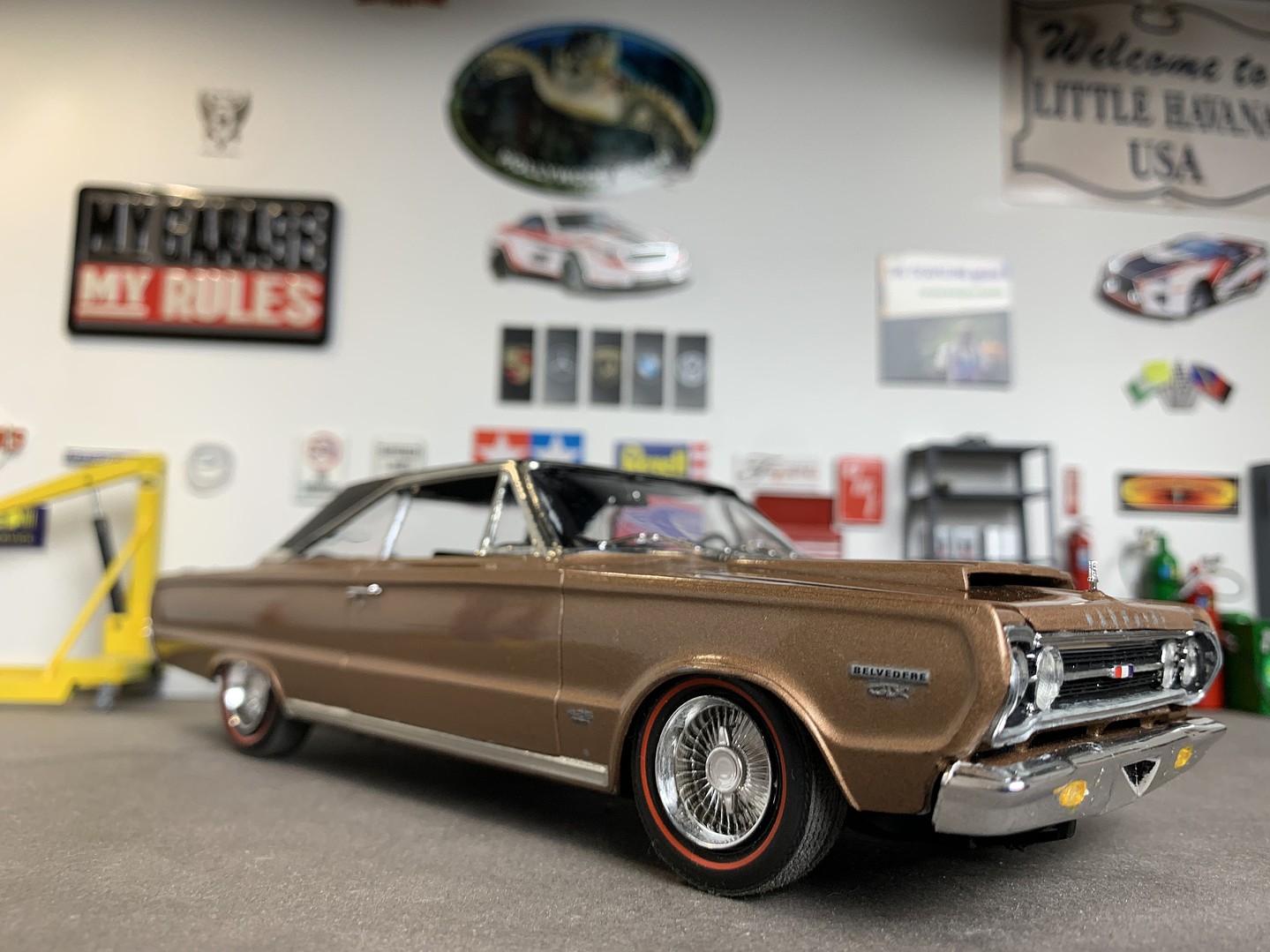 1967 Plymouth GTX -- Plastic Model Car Kit -- 1/25 Scale -- #854481 ...