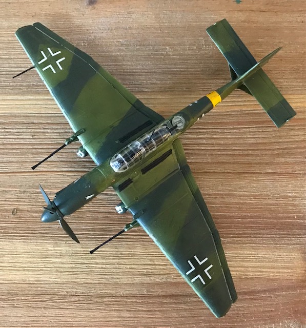 JU87G-1 Stuka Tank Buster -- Plastic Model Airplane Kit -- 1/72 Scale ...