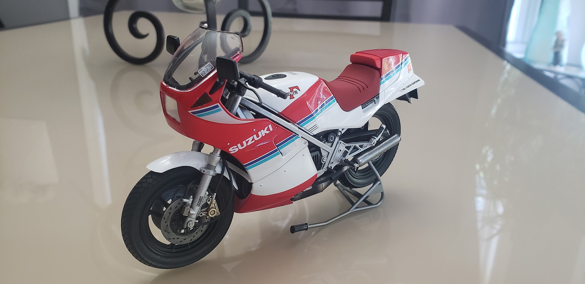 Suzuki RG250 F Full Options -- Plastic Model Motorcycle Kit -- 1/12 ...