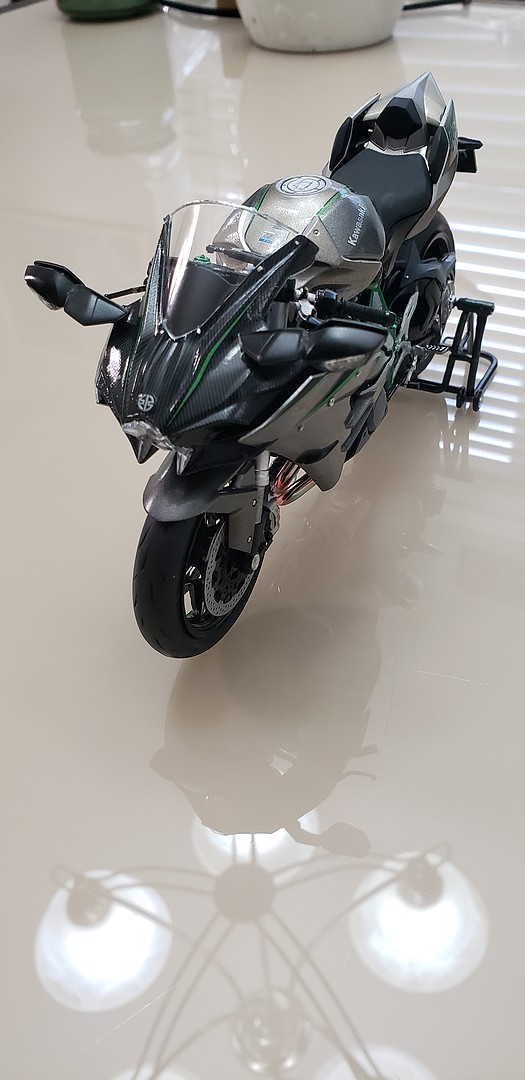 Kawasaki Ninja H2 Carbon Motorcycle -- Plastic Model Motorcycle Kit ...
