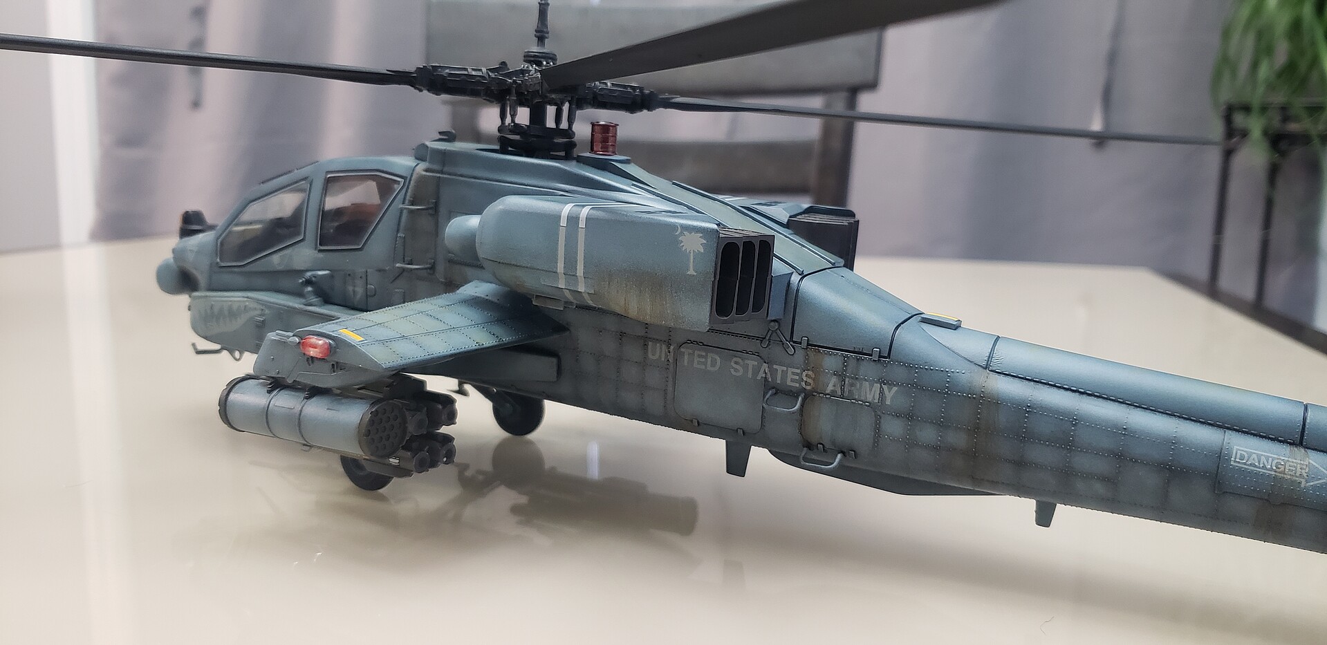 AH64A ANG South Carolina -- Plastic Model Helicopter Kit -- 1/35 Scale ...