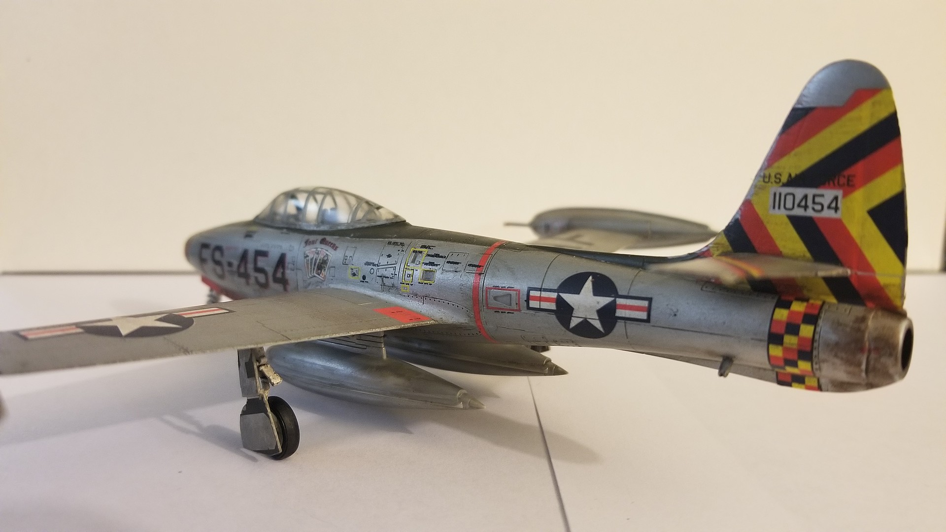 F-84G Thunderjet -- Plastic Model Airplane Kit -- 1/72 Scale -- #80247 ...