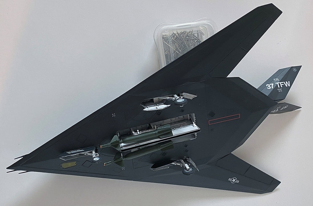 F-117A Nighthawk -- Plastic Model Airplane Kit -- 1/72 Scale -- #00531 pictures by philciborowski