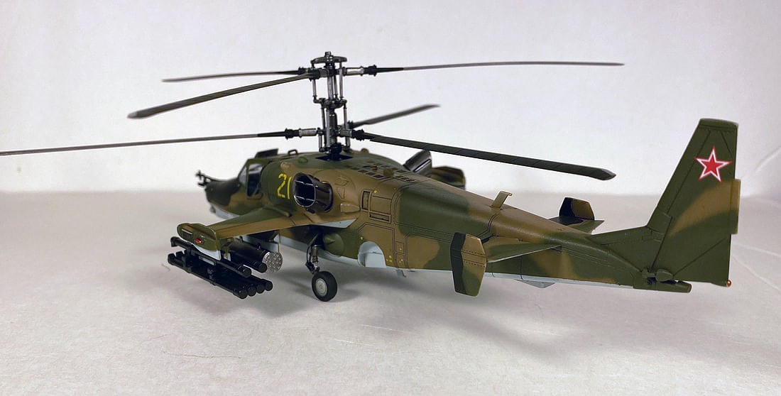 Russian KA-50 Blackshark -- Plastic Model Helicopter Kit -- 1/72 Scale ...