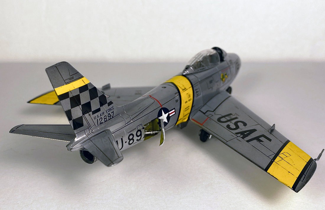 F86F Korean War US Fighter -- Plastic Model Airplane Kit -- 1/72 Scale ...