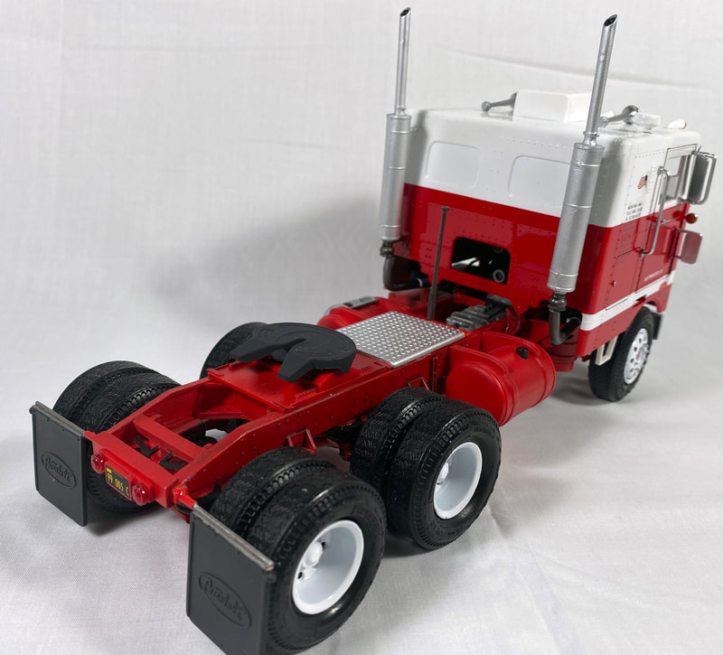 Peterbilt 352 Pacemaker Cabover -- Plastic Model Truck Kit -- 1/25 ...