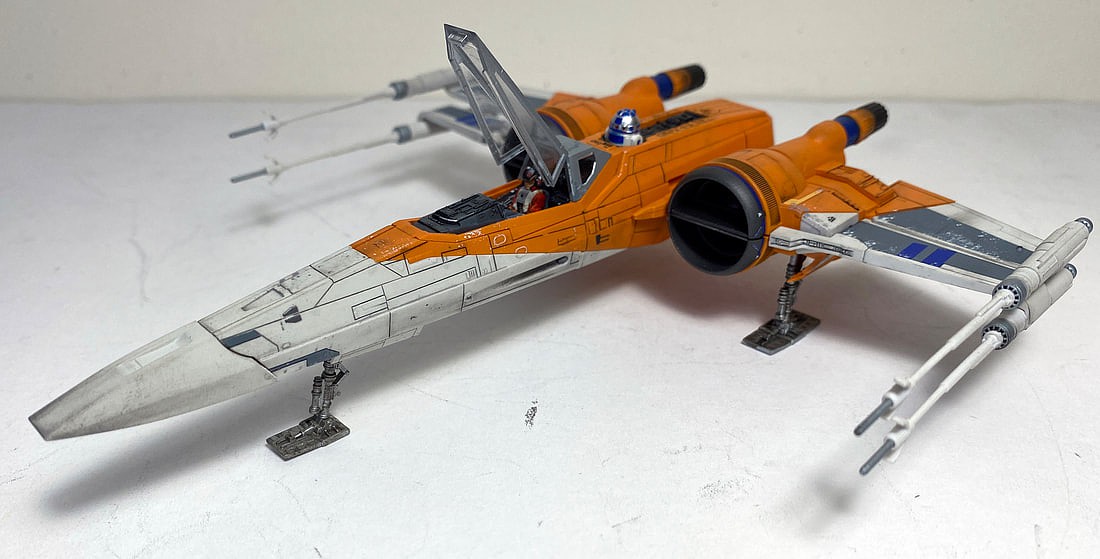 Star Wars - Poe's X-Wing Fighter -- Science Fiction Plastic Model Kit ...