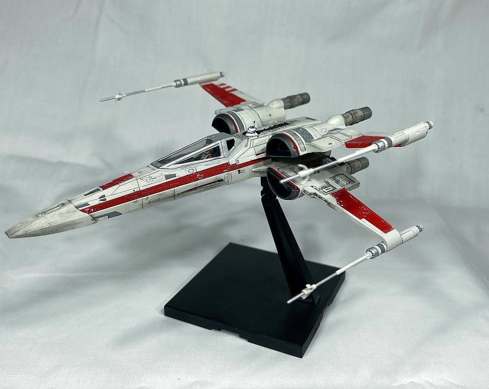 Star Wars - Resistance X-Wing Star Fighter -- Science Fiction Plastic ...