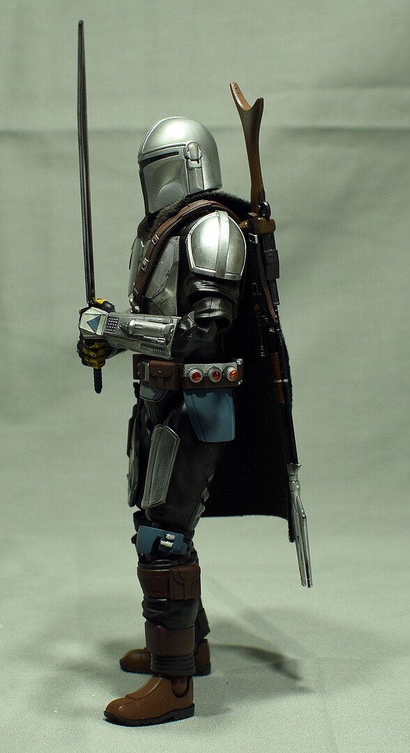 Star Wars - The Mandalorian (Beskar Armor) -- Snap Together Plastic ...