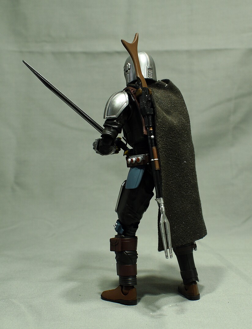 Star Wars - The Mandalorian (Beskar Armor) -- Snap Together Plastic ...