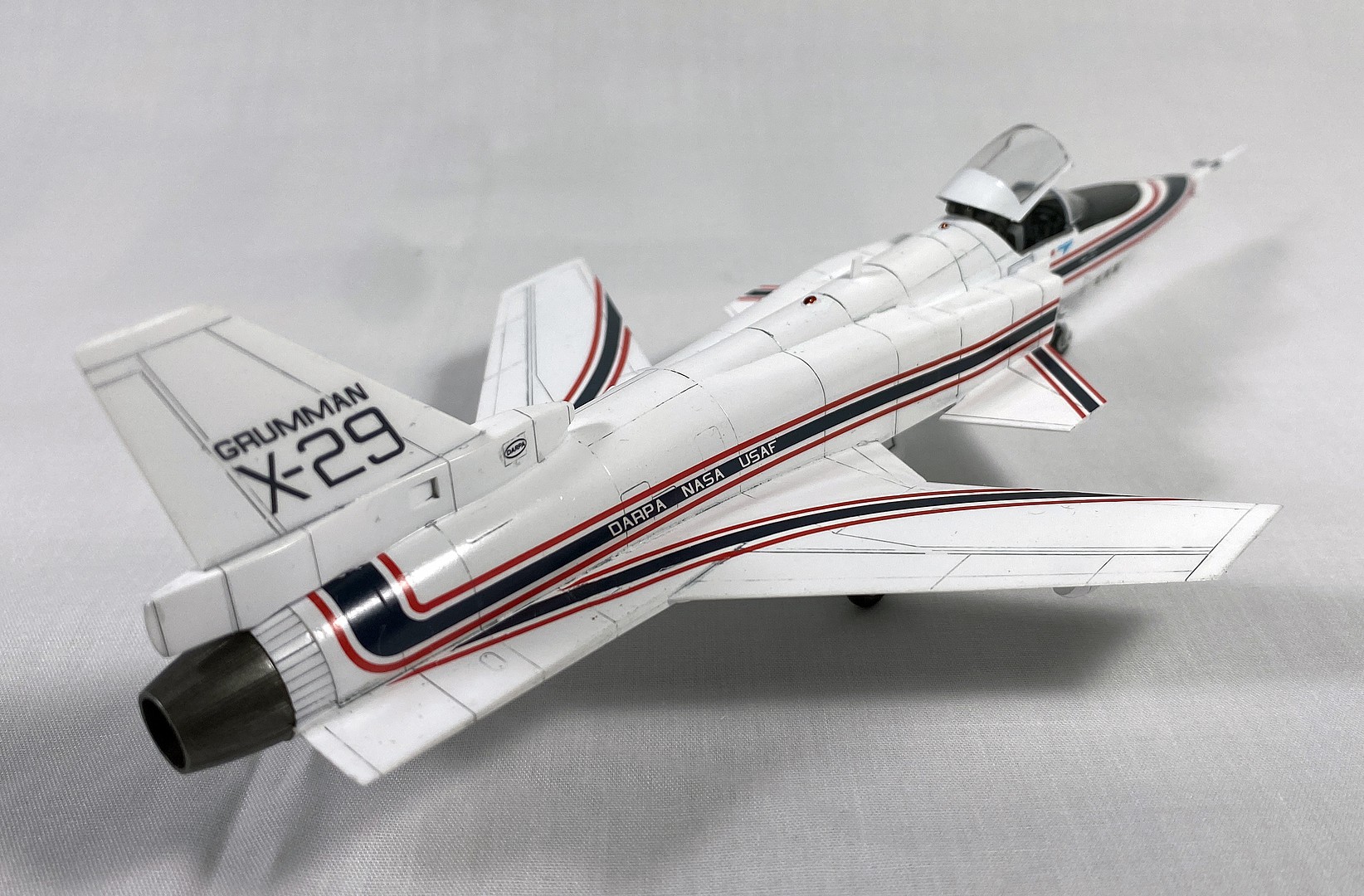 X-29 -- Plastic Model Airplane Kit -- 1/72 Scale -- #00243 pictures by ...