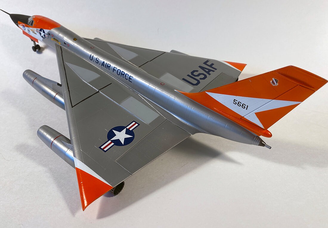 B-58 Hustler -- Plastic Model Airplane Kit -- 1/72 Scale -- #551142 ...