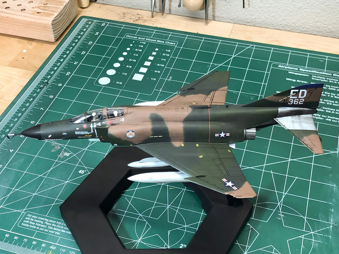 F-4E Phantom II -- Plastic Model Airplane Kit -- 1/72 Scale -- #00332 ...