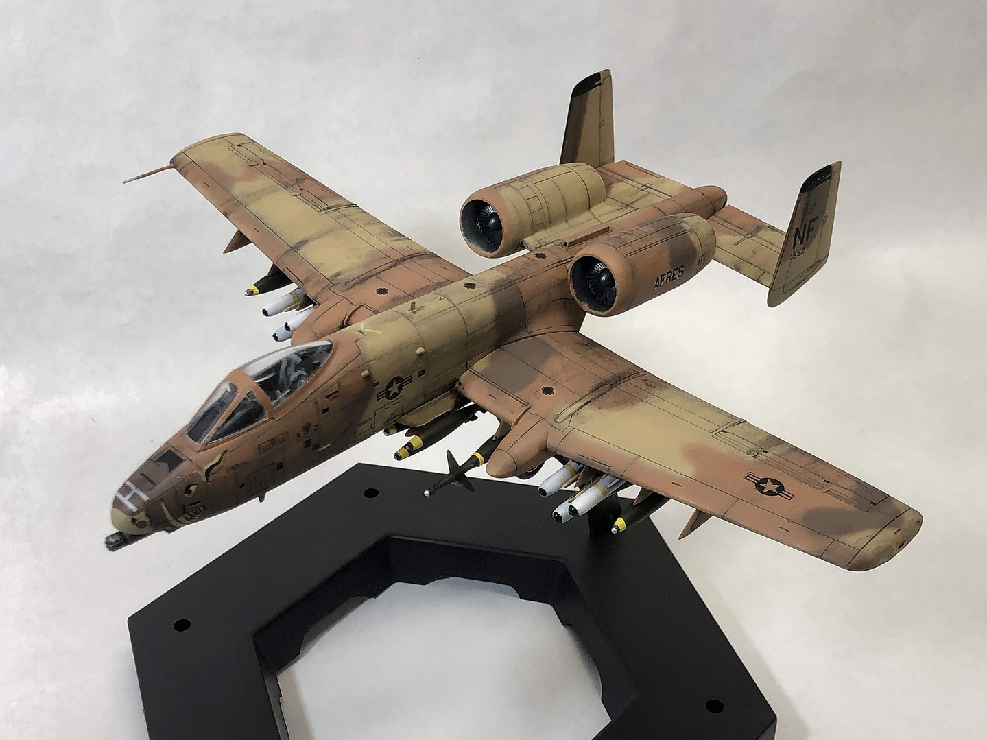 A-10A Plane Operation Iraqi Freedom -- Plastic Model Airplane Kit -- 1/ ...