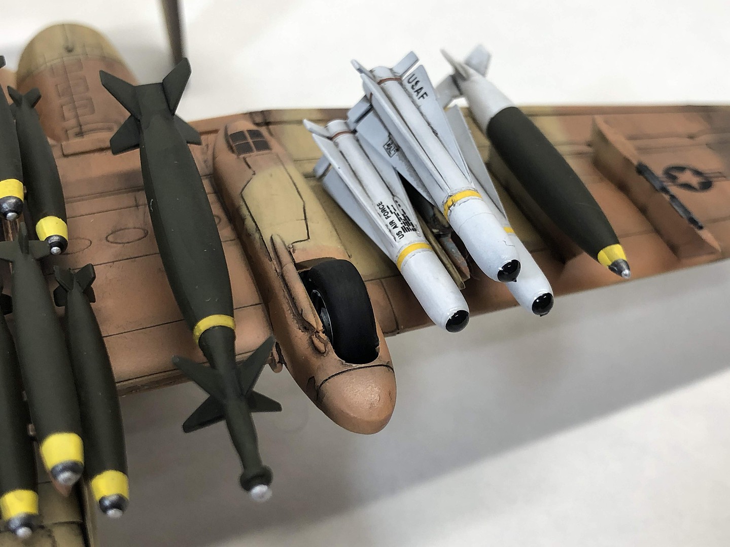 A-10A Plane Operation Iraqi Freedom -- Plastic Model Airplane Kit -- 1/ ...