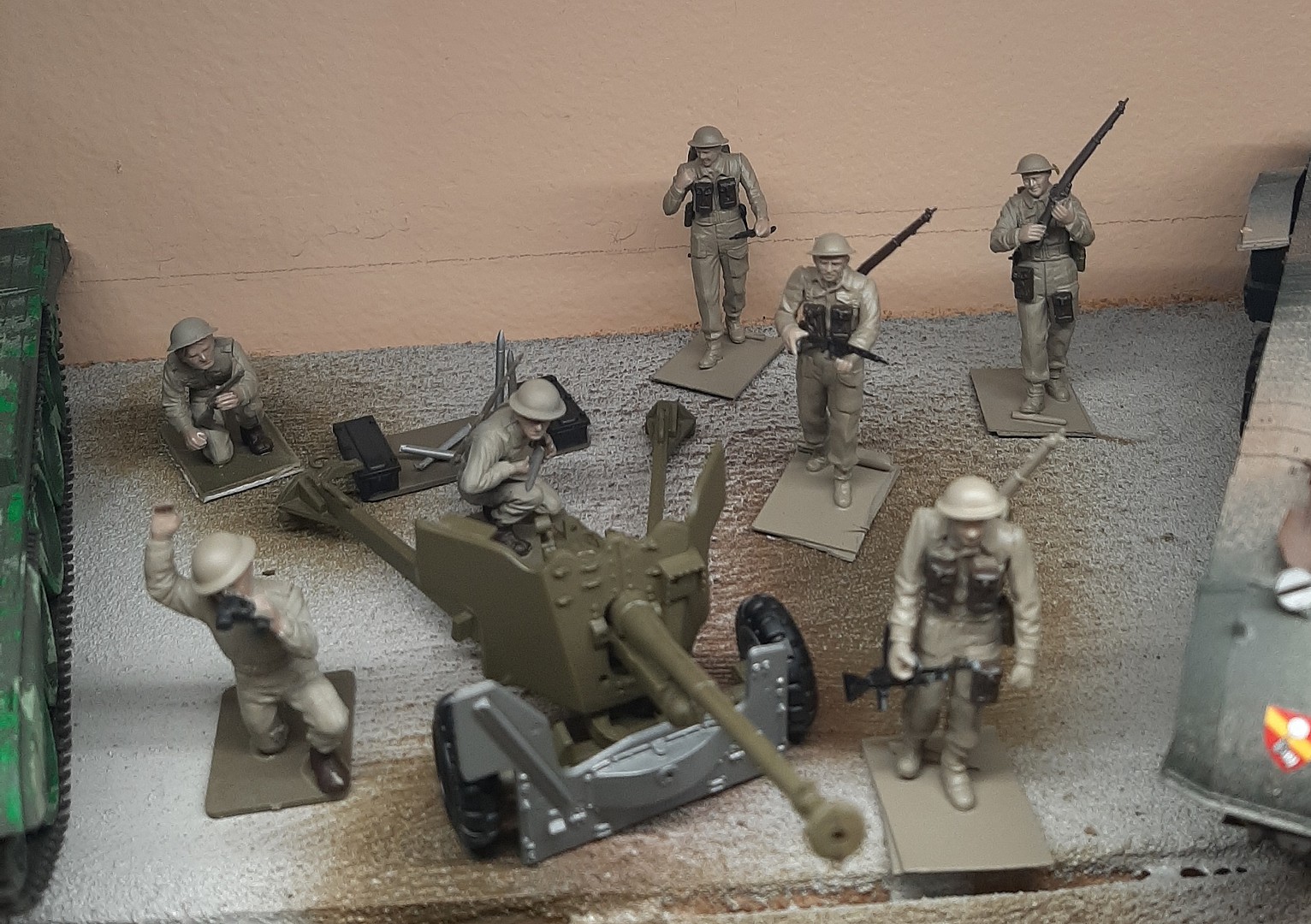 Gallery Pictures Tamiya British Army 6 Pounder Anti-Tank Gun Plastic ...