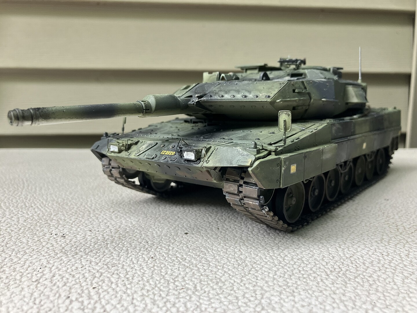 STRV.122 Swedish Main Battle Tank -- Plastic Model Military Vehicle Kit ...