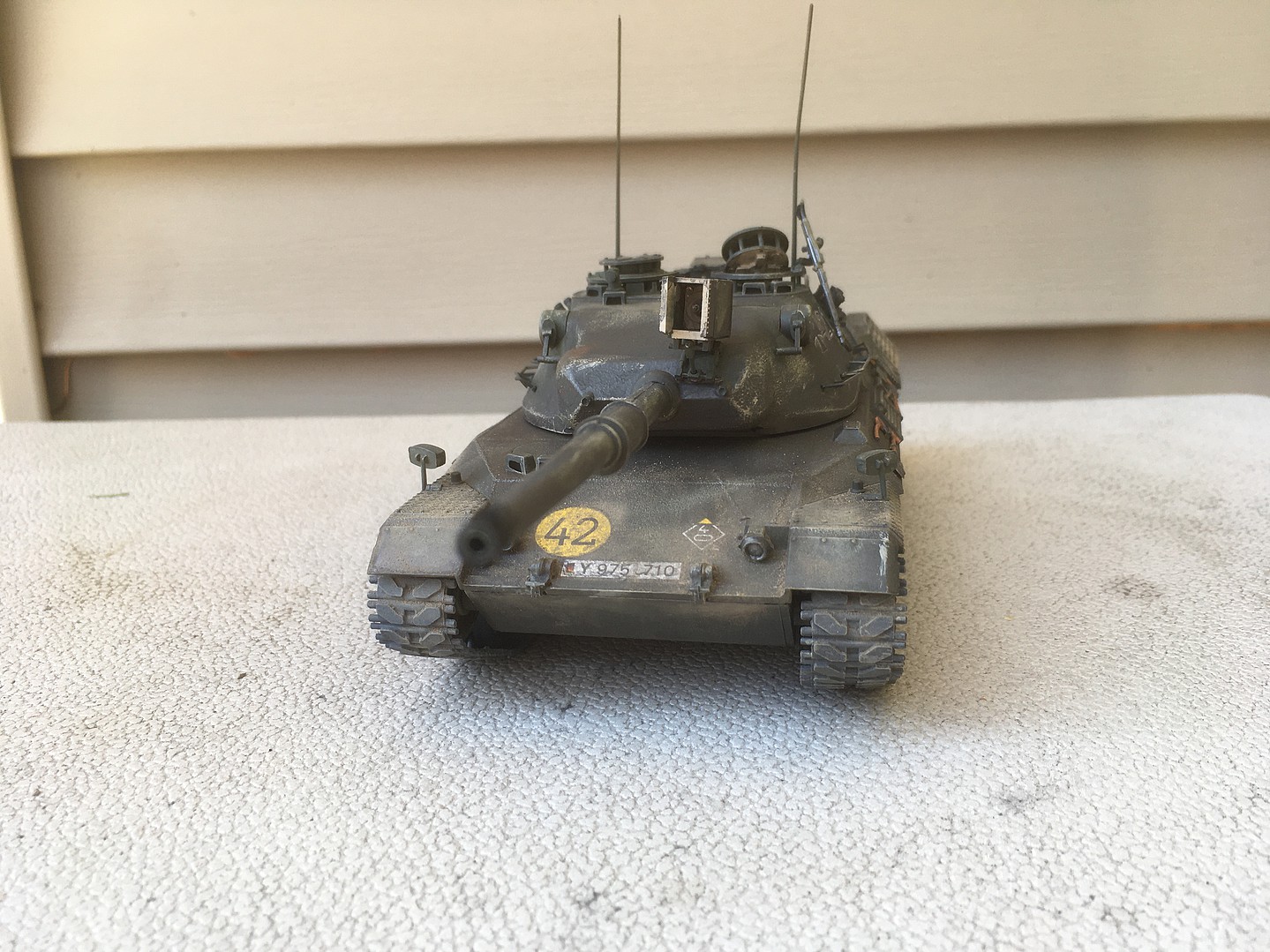 German Leopard Medium Tank -- Plastic Model Military Vehicle Kit -- 1/ ...