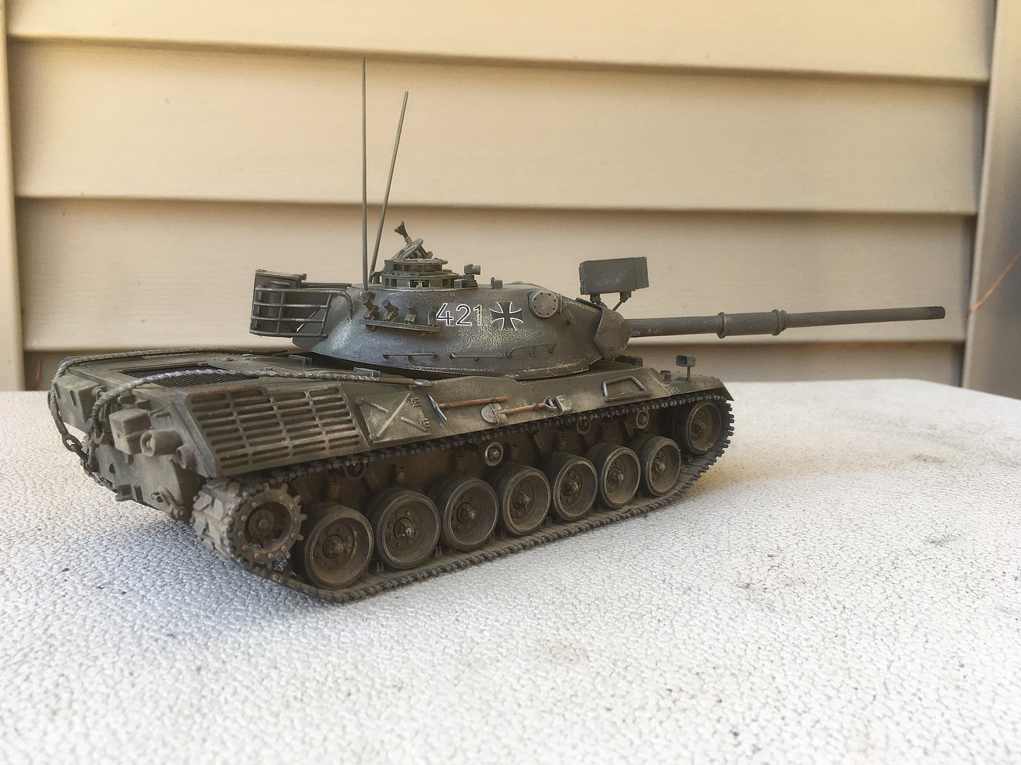 German Leopard Medium Tank -- Plastic Model Military Vehicle Kit -- 1/ ...