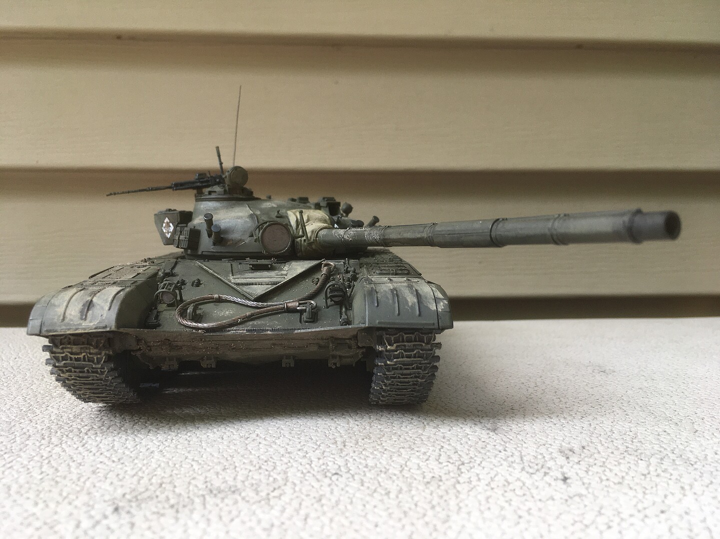 Russian T72M1Tank -- Plastic Model Military Vehicle Kit -- 1/35 Scale ...