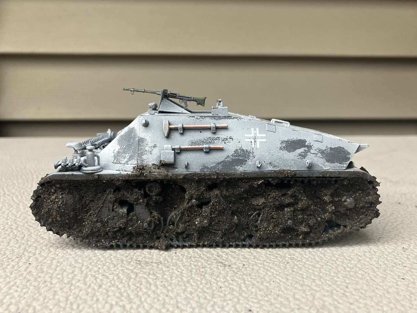 38H(f) German Observation Vehicle Kit -- Plastic Model Military Tank ...