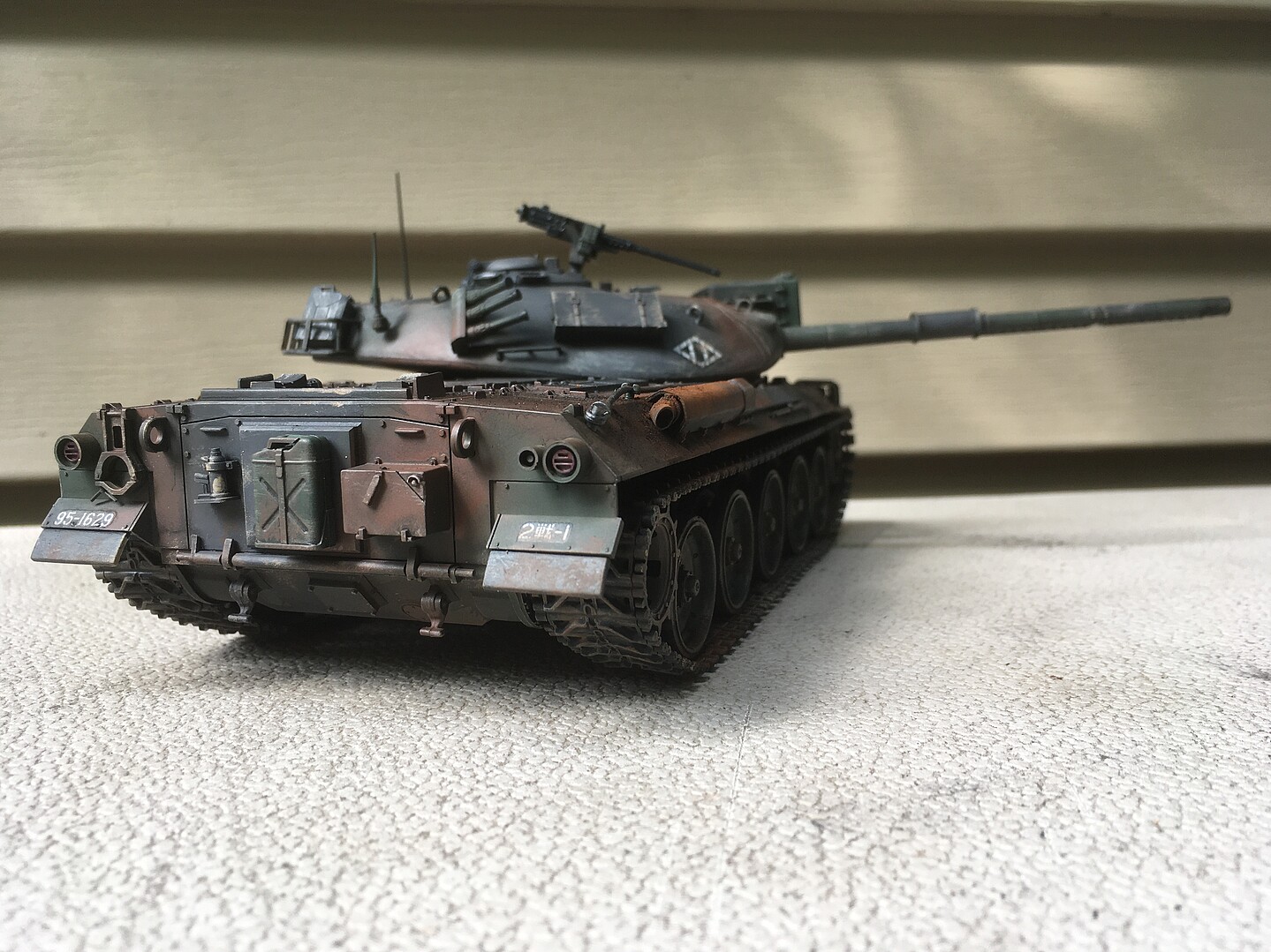 Japanese Type 74 Tank -- Plastic Model Military Vehicle Kit -- 1/72 ...