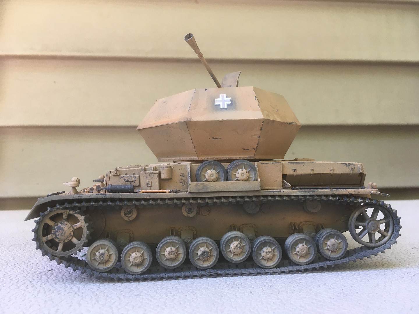 German 3.7cm Flak 43 Flakpanzer IV Ostwind Tank -- Plastic Model ...