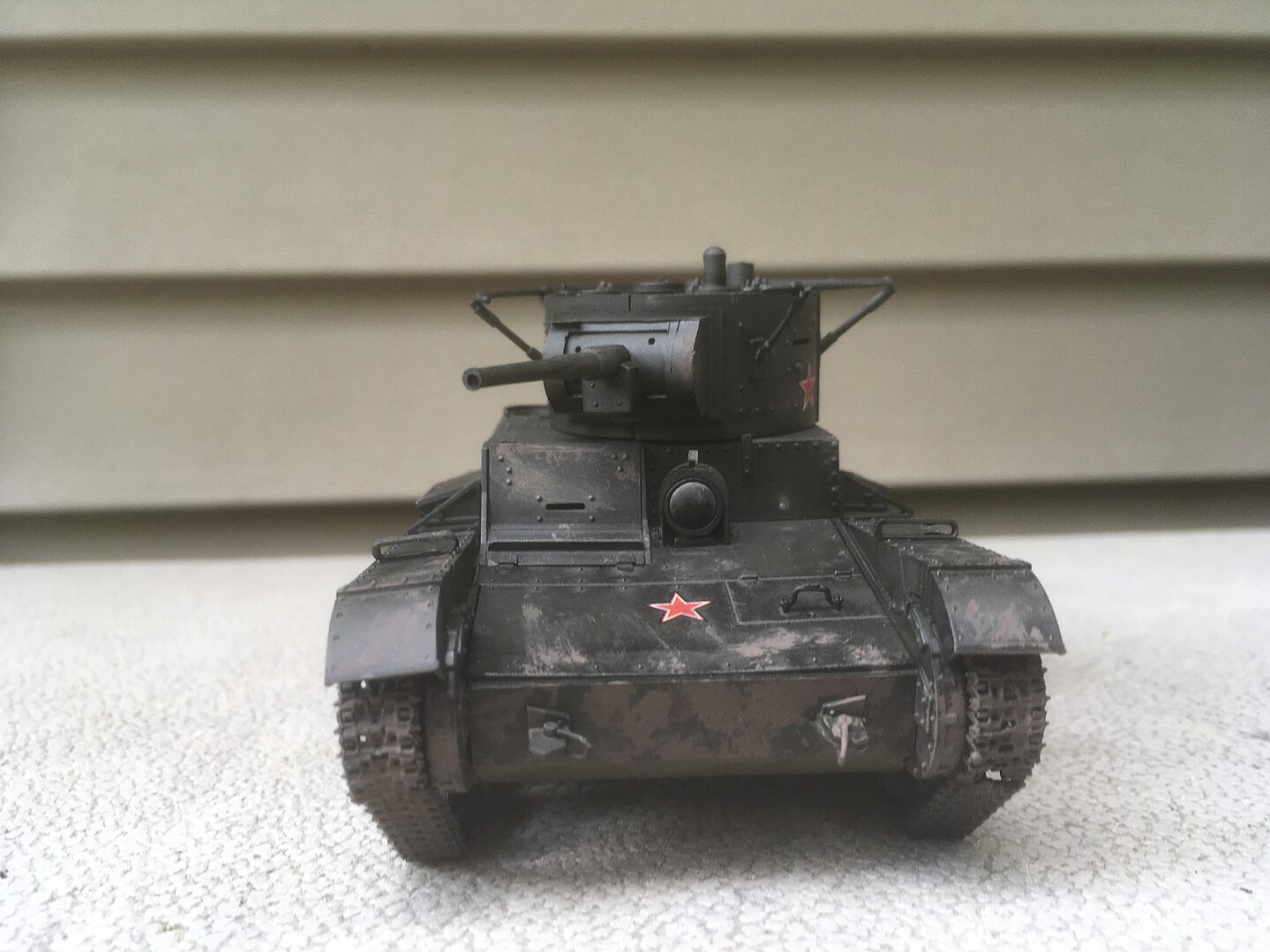 Soviet T-26 Light Tank -- Plastic Model Military Vehicle Kit -- 1/35 ...