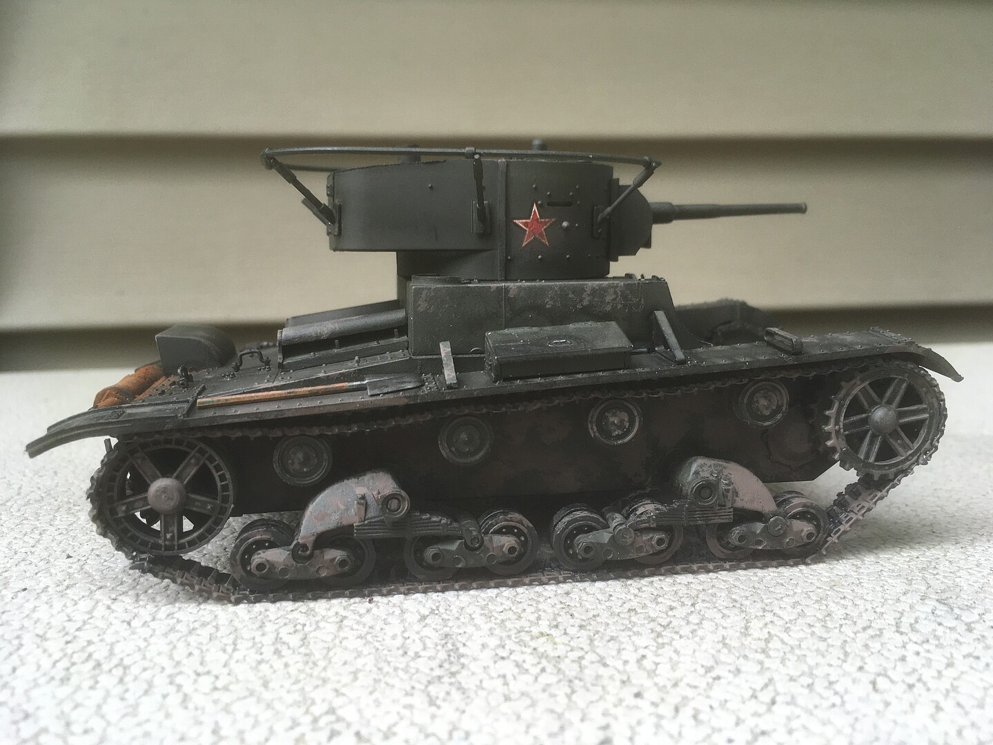 Soviet T-26 Light Tank -- Plastic Model Military Vehicle Kit -- 1/35 ...