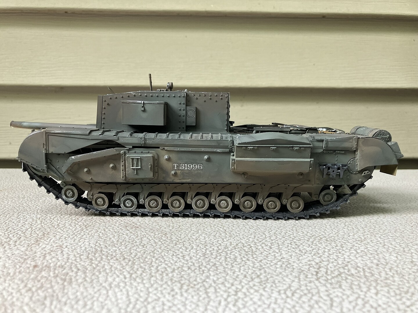 British 3 inch Churchill Tank -- Plastic Model Military Vehicle Kit ...