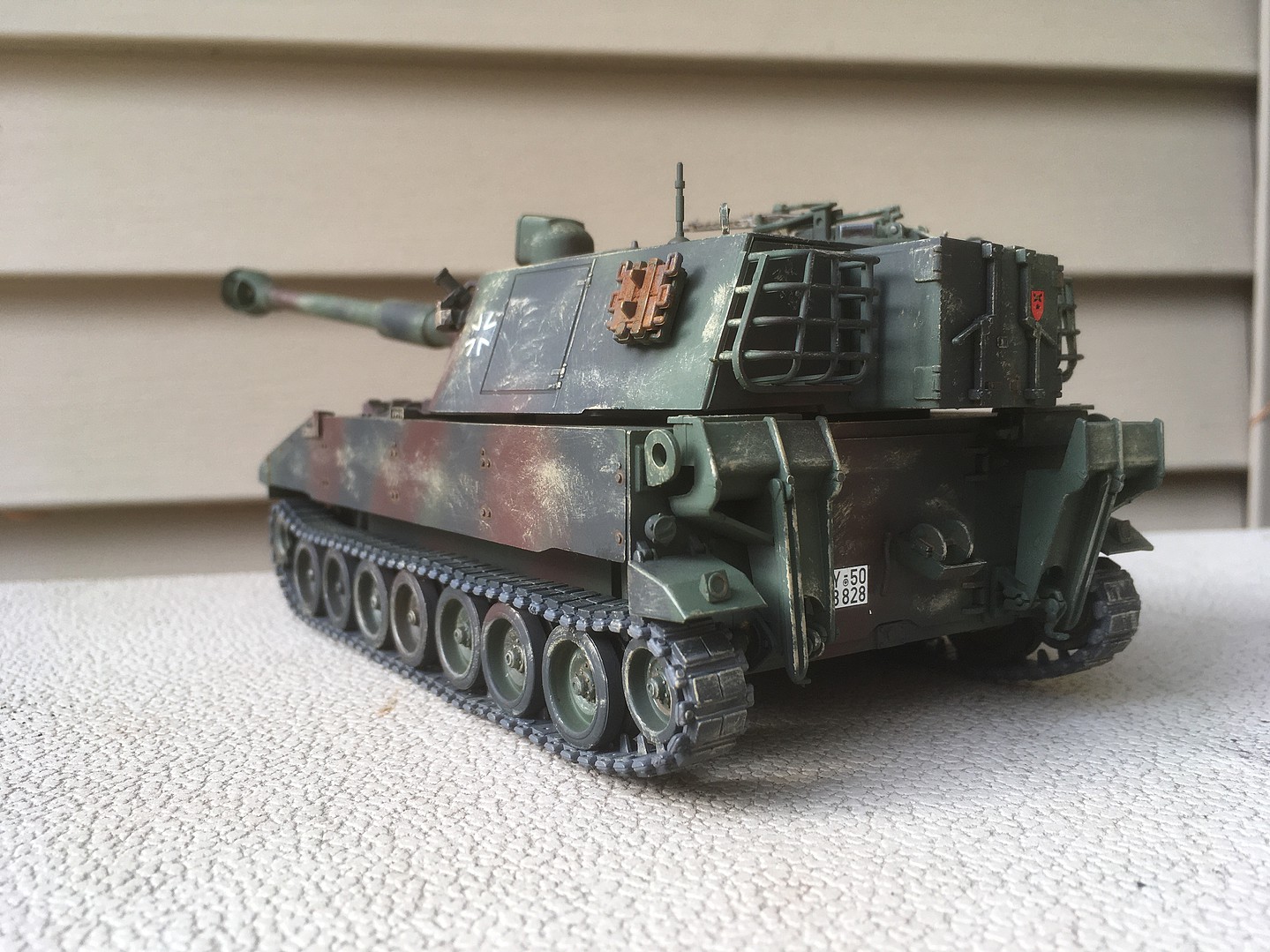 German Bundeswehr M109A3G Tank -- Plastic Model Military Vehicle Kit ...