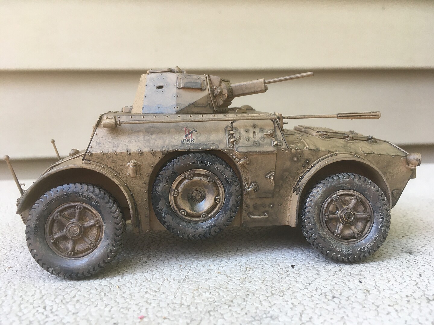 Autoblinda AB 41 Armored Car -- Plastic Model Military Vehicle Kit -- 1 ...