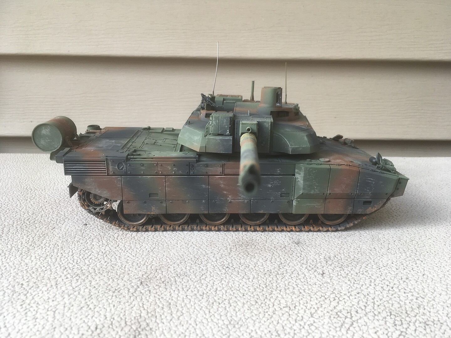 French Leclerc Series 2 Main Battle Tank -- Plastic Model Military ...