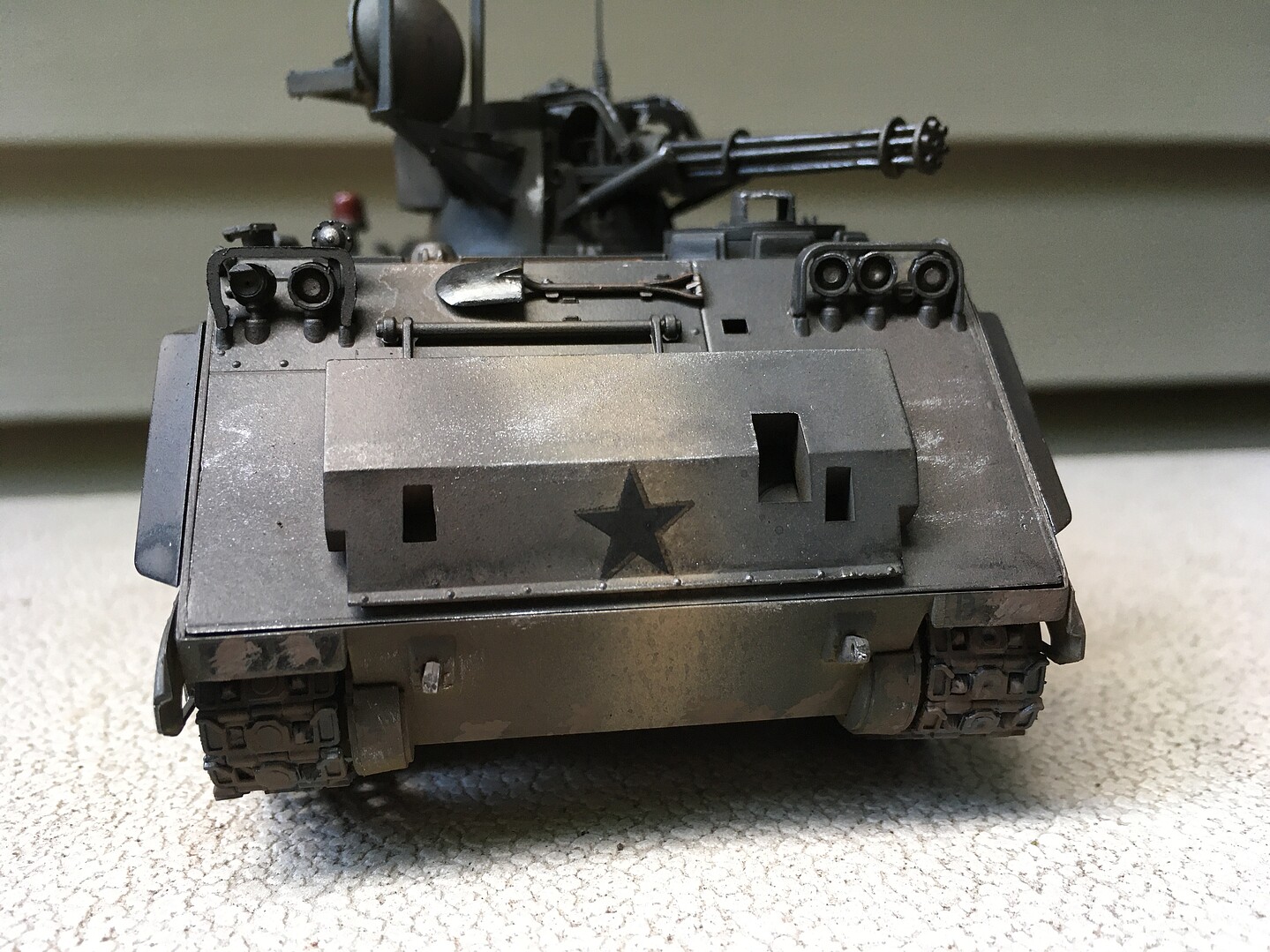 M163 Vulcan Air Defense System Tank -- Plastic Model Military Tank Kit ...