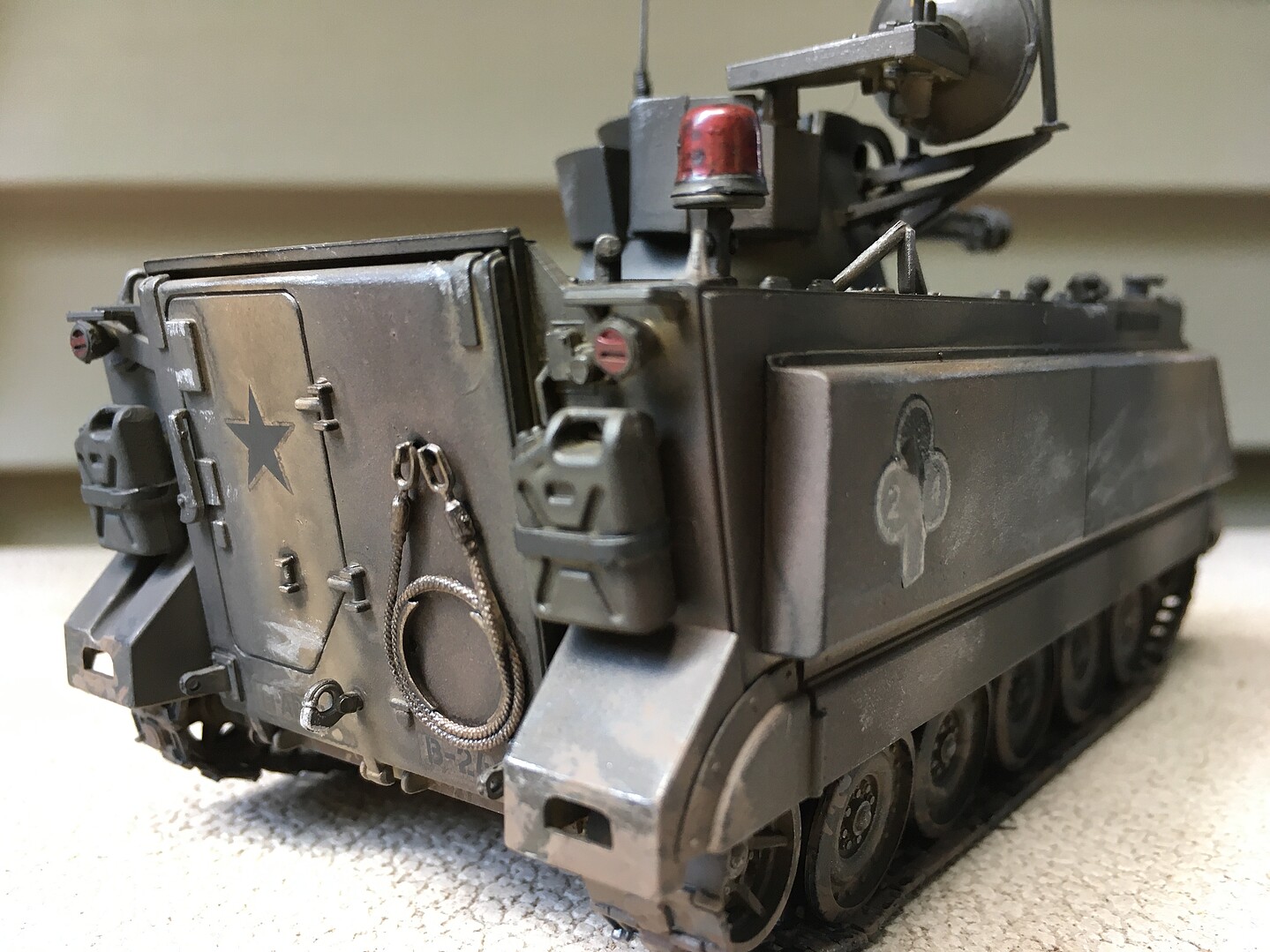 M163 Vulcan Air Defense System Tank -- Plastic Model Military Tank Kit ...