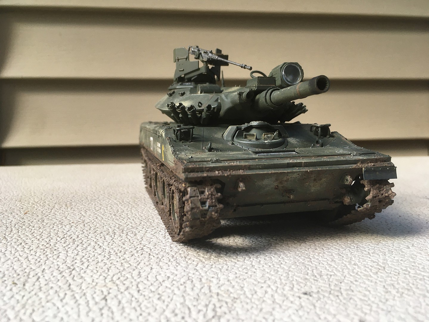 US M551 Sheridan Airborne Tank Vietnam War -- Plastic Model Tank Kit ...