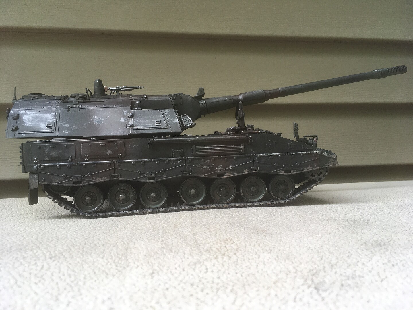 Panzerhaubitze 2000 Tank -- Plastic Model Tank Kit -- 1/35 Scale ...