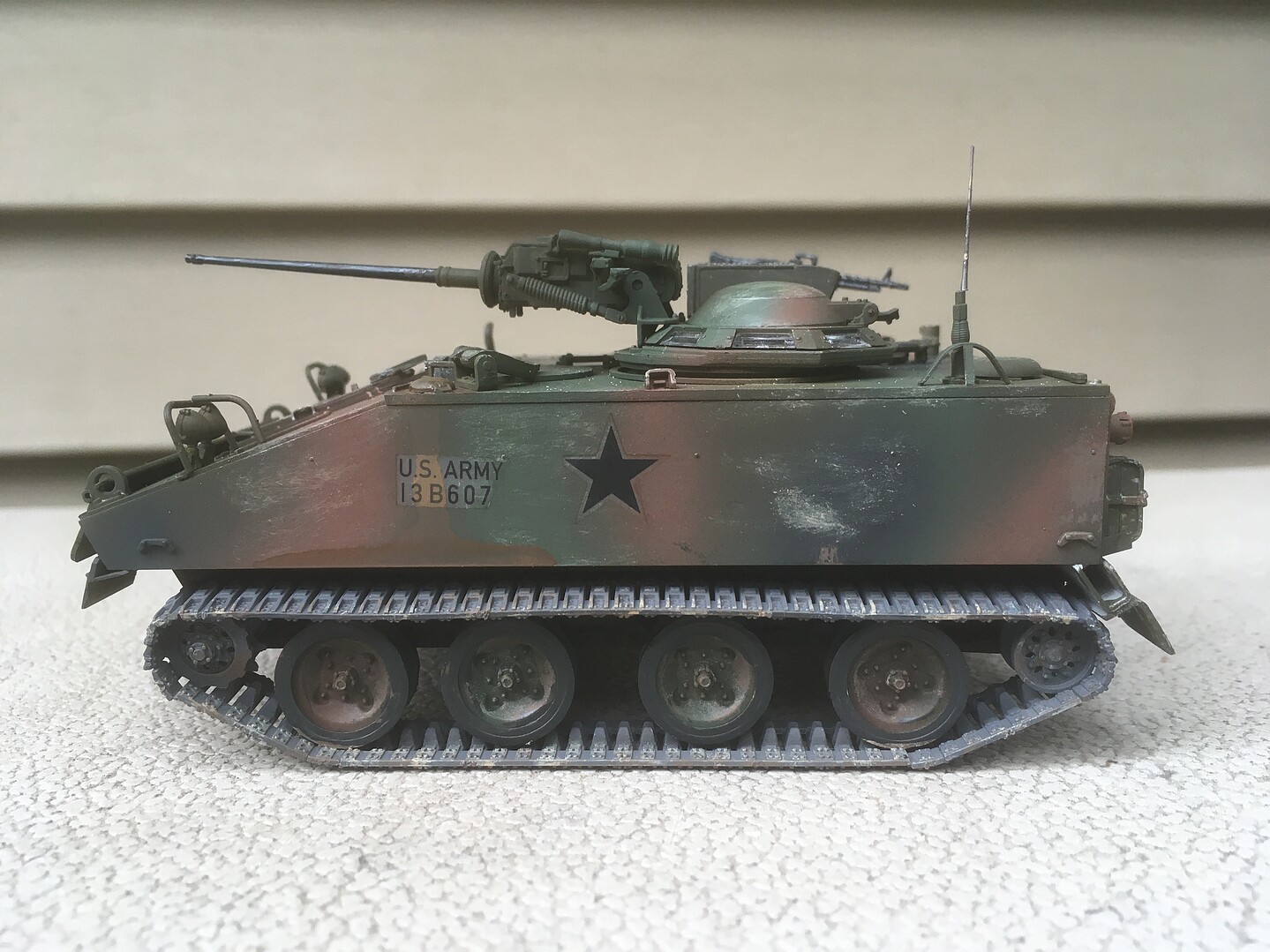 US M114 A1E1 CRV Command Recon Vehicle -- Plastic Model Military ...