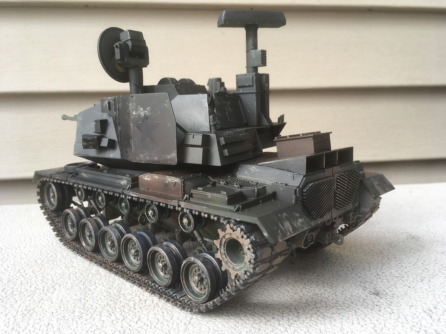 M247 Sergeant York DIVAD Anti-Air Tank -- Plastic Model Military ...