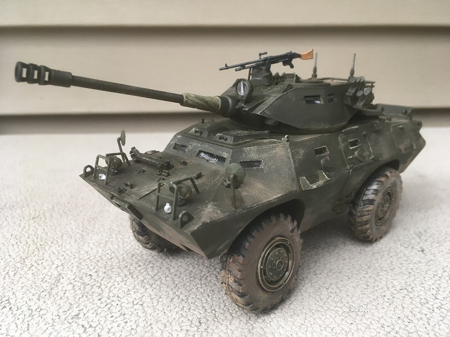 LAV-150 APC 90mm Cockerill Gun -- Plastic Model Military Vehicle Kit ...