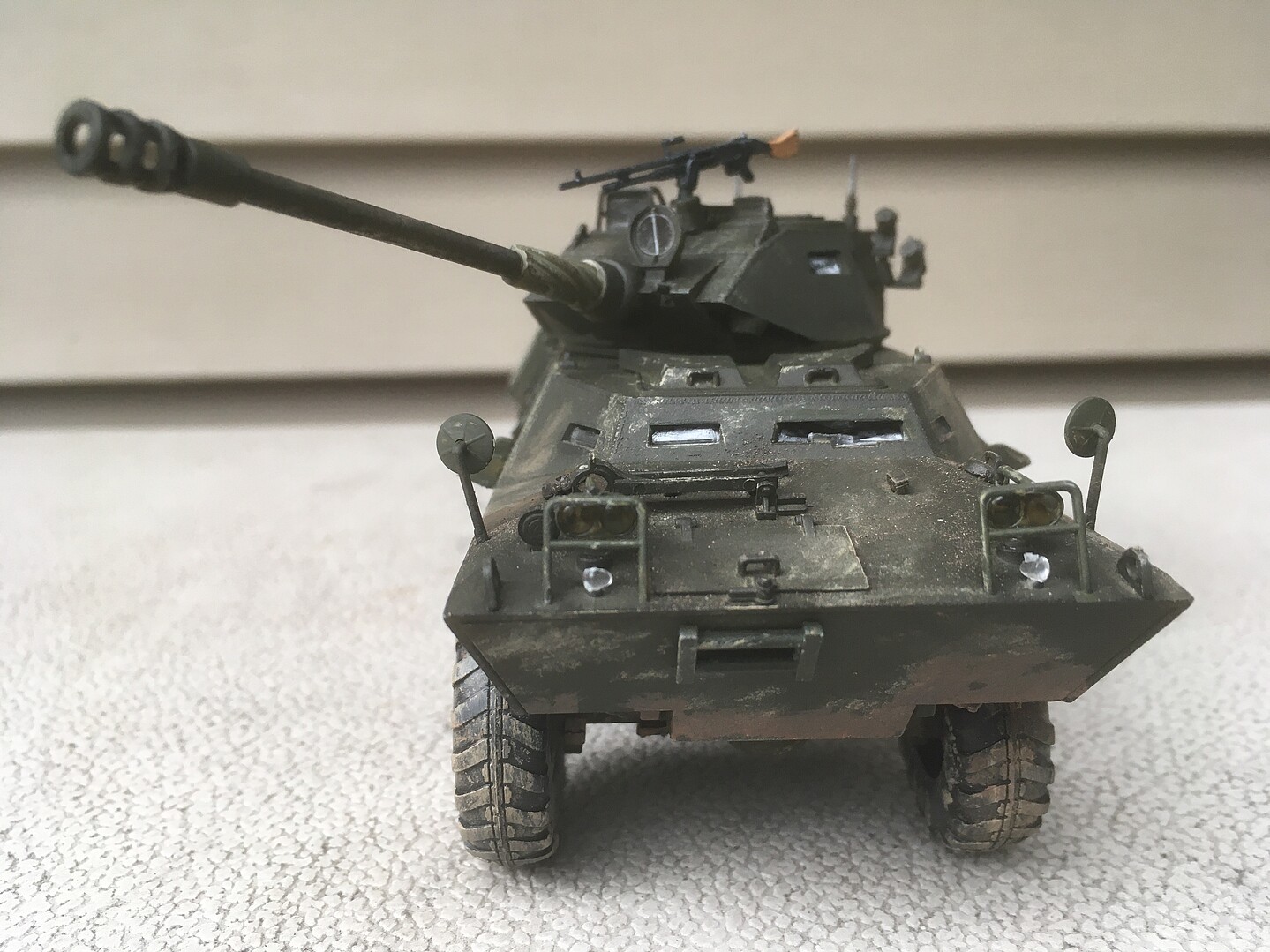 LAV-150 APC 90mm Cockerill Gun -- Plastic Model Military Vehicle Kit ...